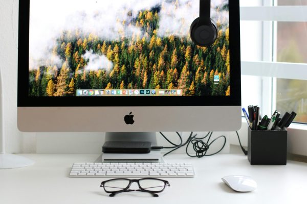 10 Awesome Ways to Customize Your Desktop Layout - YourIT
